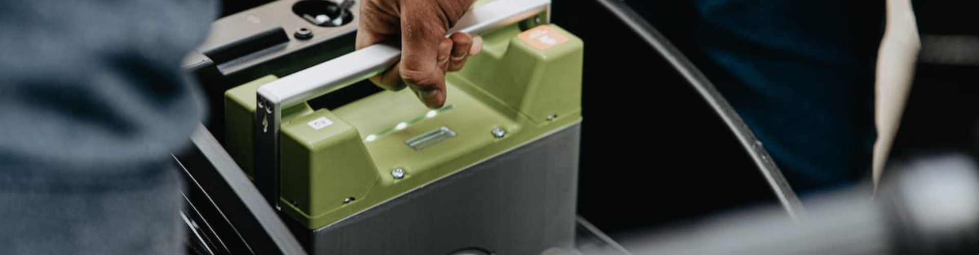 Wie funktioniert eine Autobatterie? - B-Parts Blog