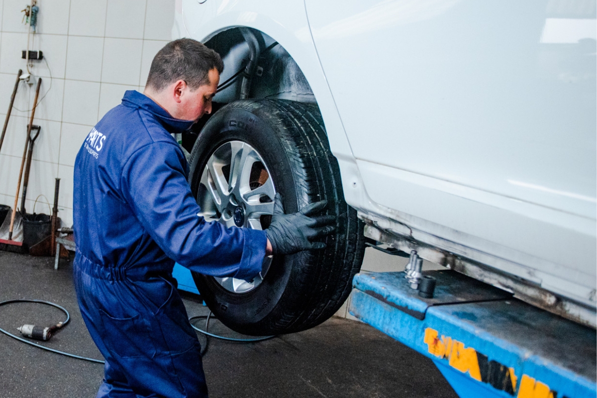 How to change the wheel? - B-Parts Blog