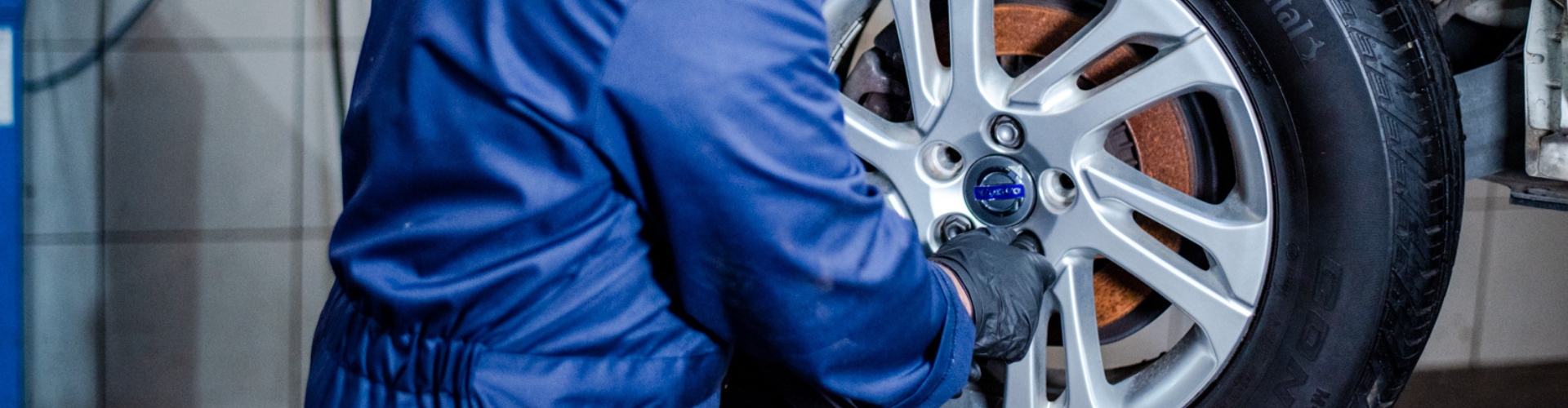 Wie wechselt man ein Rad? - B-Parts Blog